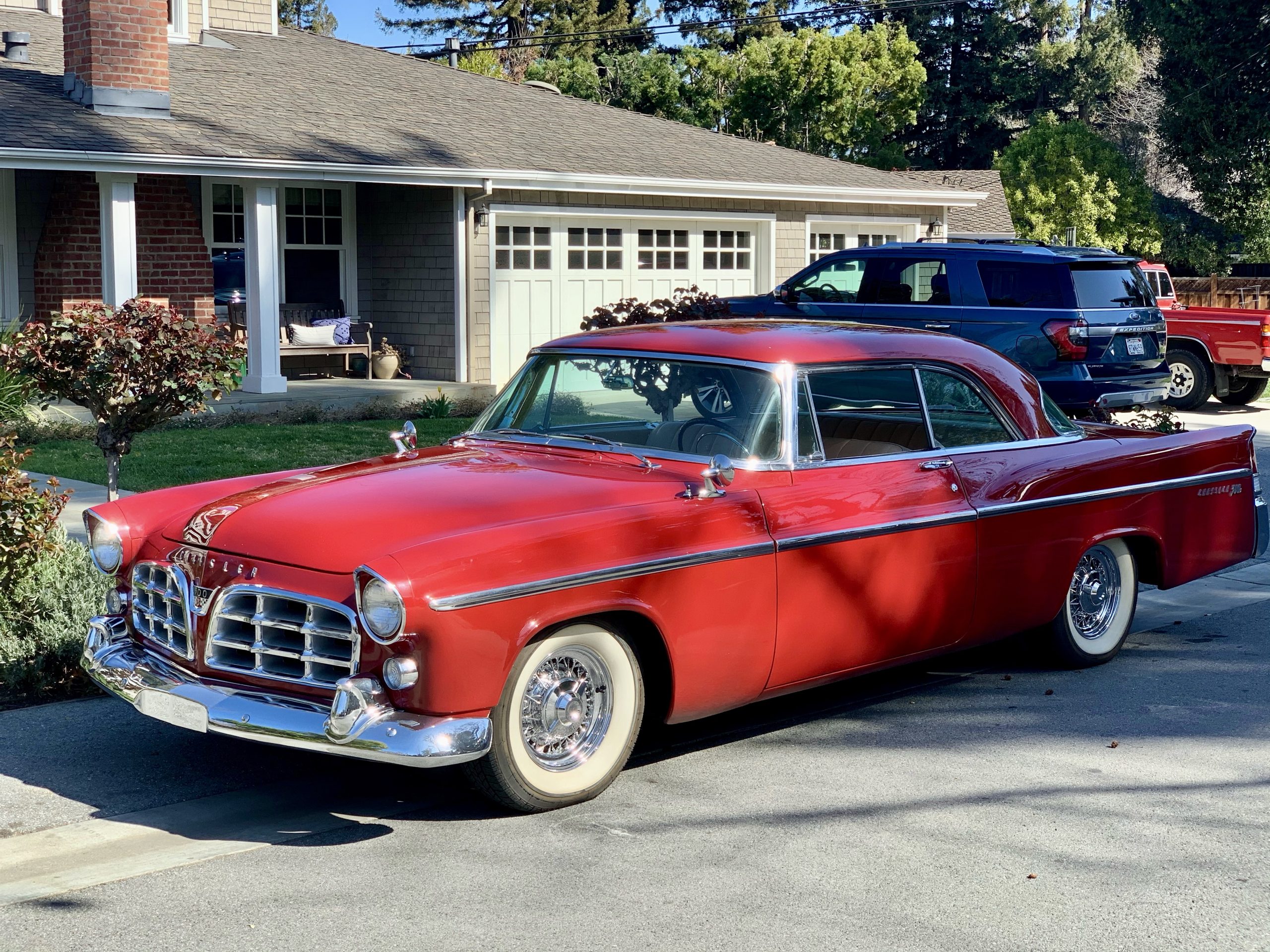 Spotted: Gorgeous red vintage Chrysler - InMenlo