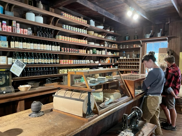 Photographer Frances Freyberg captures family day festivities at ...