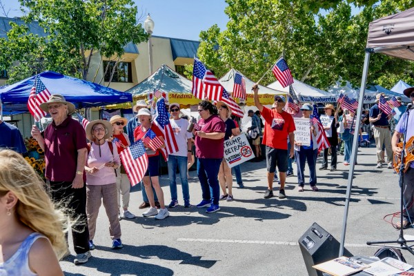 No Kings Day falls on Flag Day — and Menlo Park responds - InMenlo